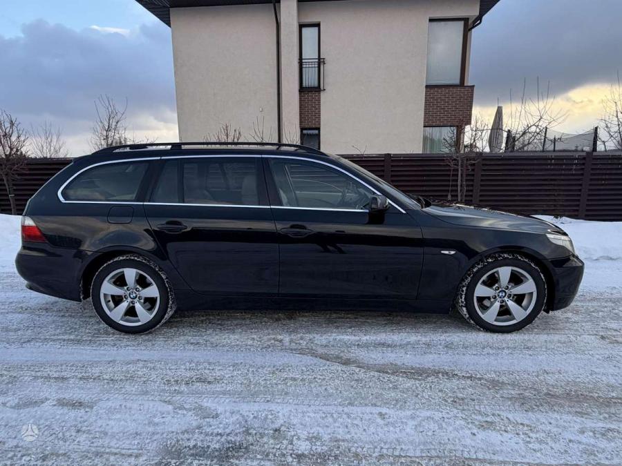 Black BMW 525 2005 in Vilnius, with an engine capacity of 2.50 L and mileage of 280 thousand km for 2800 €, photo 8 on AUTOMOTO.COM.LV
