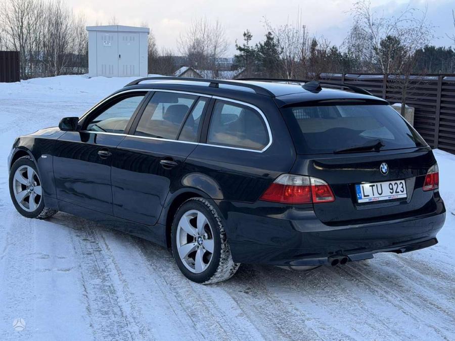 Black BMW 525 2005 in Vilnius, with an engine capacity of 2.50 L and mileage of 280 thousand km for 2800 €, photo 14 on AUTOMOTO.COM.LV