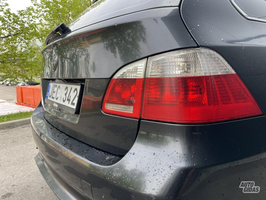 Black BMW 525 2005 in Alytus, with an engine capacity of 2.50 L and mileage of 320 thousand km for 2222 €, photo 11 on AUTOMOTO.COM.LV