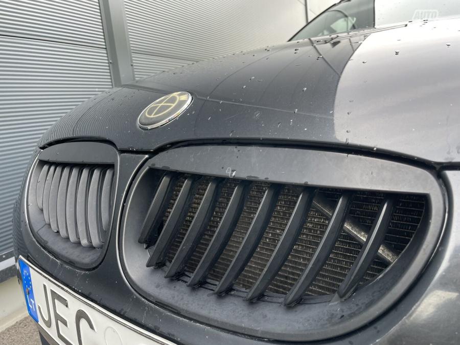 Black BMW 525 2005 in Alytus, with an engine capacity of 2.50 L and mileage of 320 thousand km for 2222 €, photo 12 on AUTOMOTO.COM.LV