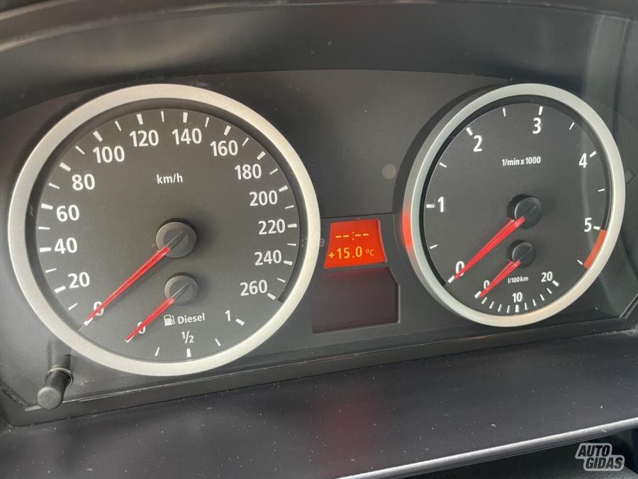 Black BMW 525 2005 in Alytus, with an engine capacity of 2.50 L and mileage of 320 thousand km for 2222 €, photo 22 on AUTOMOTO.COM.LV