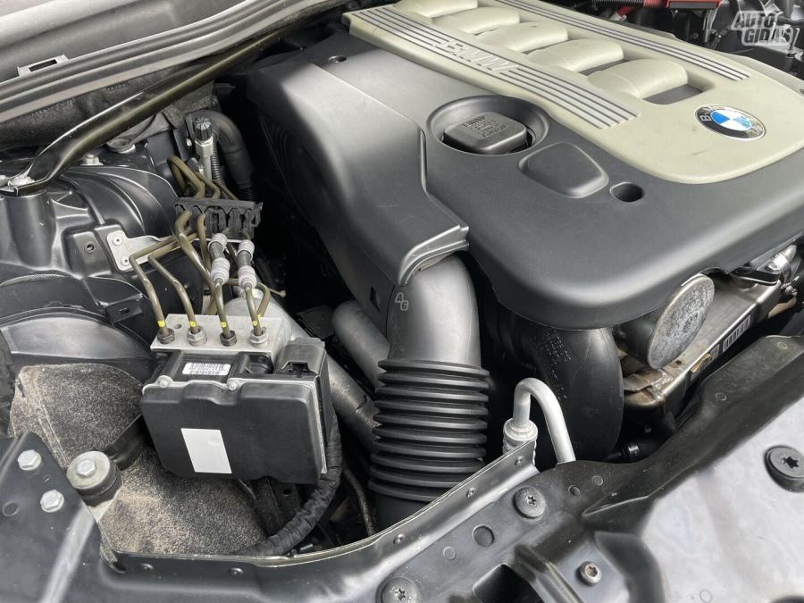 Black BMW 525 2005 in Alytus, with an engine capacity of 2.50 L and mileage of 320 thousand km for 2222 €, photo 27 on AUTOMOTO.COM.LV
