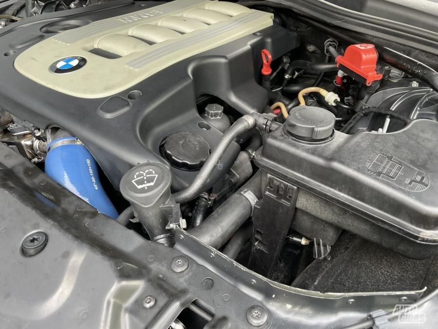 Black BMW 525 2005 in Alytus, with an engine capacity of 2.50 L and mileage of 320 thousand km for 2222 €, photo 28 on AUTOMOTO.COM.LV