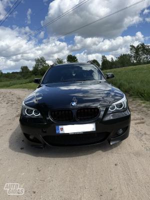 Melns BMW 525 2005 Viļņa, ar dzinēja tilpumu 3.00 L un nobraukumu 335 tūkst. km par 4500 €, foto  vietnē AUTOMOTO.COM.LV