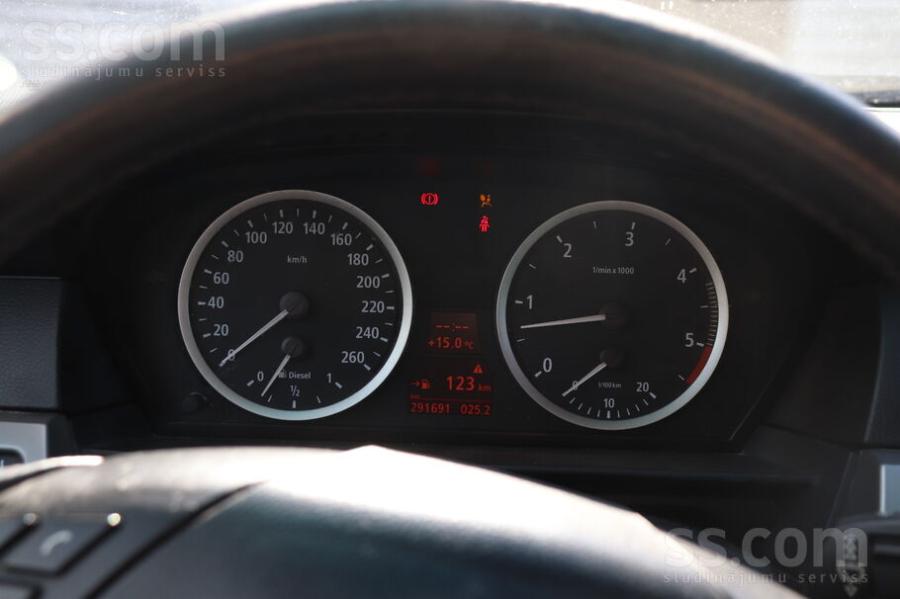 Black BMW 525 2005 in Valmiera, with an engine capacity of 2.50 L and mileage of 0 thousand km for 2700 €, photo 20 on AUTOMOTO.COM.LV