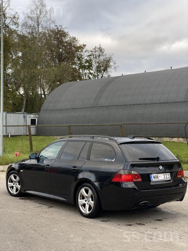 Melns BMW 525 2005 Rīga, ar dzinēja tilpumu 2.50 L un nobraukumu 414 tūkst. km par 2500 €, foto 4 vietnē AUTOMOTO.COM.LV