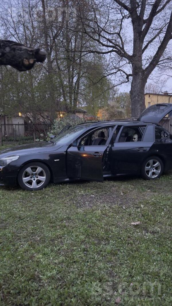 Melns BMW 525 2005 Rīga, ar dzinēja tilpumu 2.50 L un nobraukumu 414 tūkst. km par 2500 €, foto 6 vietnē AUTOMOTO.COM.LV