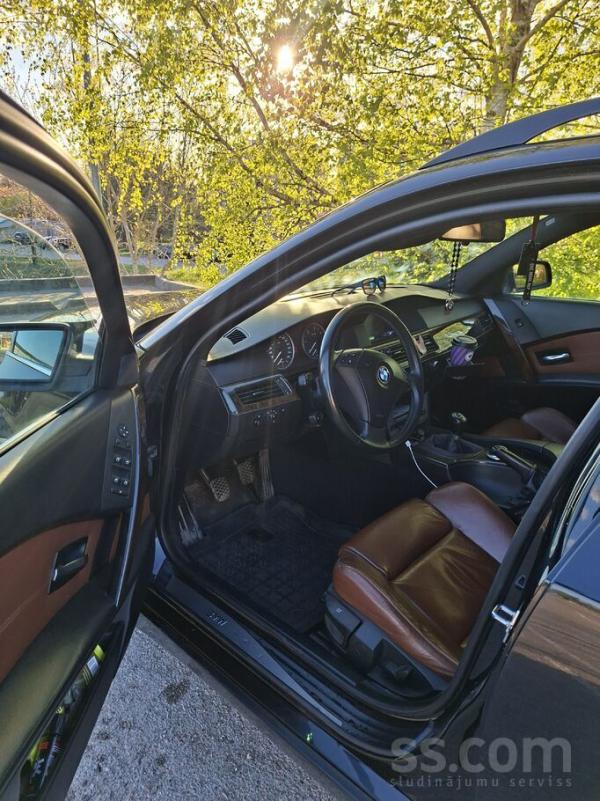 Black BMW 525 2005 in Talsi, with an engine capacity of 2.50 L and mileage of 405 thousand km for 3700 €, photo 6 on AUTOMOTO.COM.LV