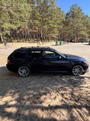 Melns BMW 525 2005 Rīga, ar dzinēja tilpumu 2.50 L un nobraukumu 375 tūkst. km par 4750 €, foto 7 vietnē AUTOMOTO.COM.LV