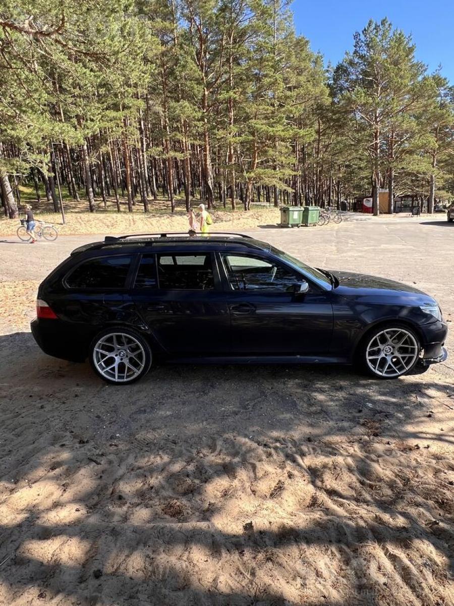 Melns BMW 525 2005 Rīga, ar dzinēja tilpumu 2.50 L un nobraukumu 375 tūkst. km par 4750 €, foto 7 vietnē AUTOMOTO.COM.LV