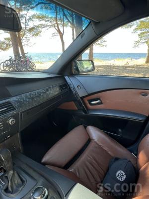 Melns BMW 525 2005 Rīga, ar dzinēja tilpumu 2.50 L un nobraukumu 375 tūkst. km par 4750 €, foto 13 vietnē AUTOMOTO.COM.LV