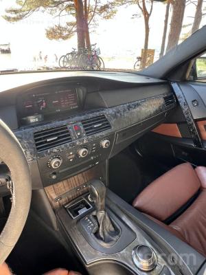 Melns BMW 525 2005 Rīga, ar dzinēja tilpumu 2.50 L un nobraukumu 375 tūkst. km par 4750 €, foto 14 vietnē AUTOMOTO.COM.LV