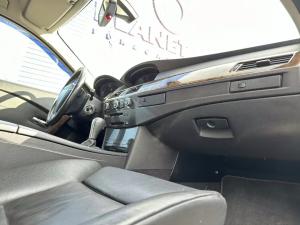 Black BMW 525 2005 in Riga, with an engine capacity of 2.50 L and mileage of 376 thousand km for 2990 €, photo 13 on AUTOMOTO.COM.LV