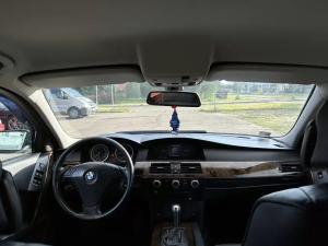Black BMW 525 2005 in Riga, with an engine capacity of 2.50 L and mileage of 376 thousand km for 2990 €, photo 16 on AUTOMOTO.COM.LV