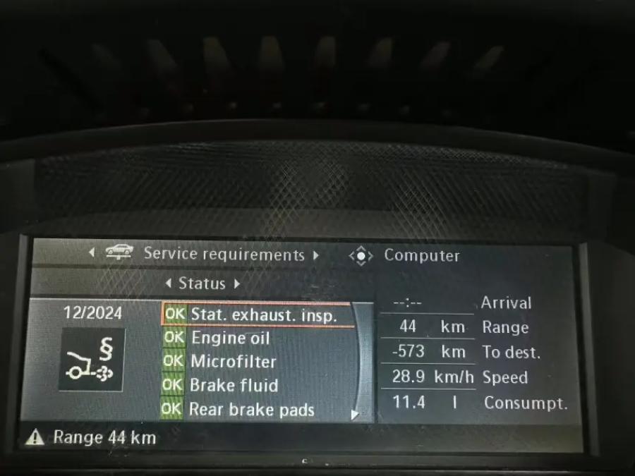 Black BMW 525 2005 in Riga, with an engine capacity of 2.50 L and mileage of 376 thousand km for 2990 €, photo 28 on AUTOMOTO.COM.LV