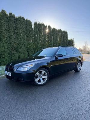 Black BMW 525 2005 in Riga, with an engine capacity of 2.50 L and mileage of 388 thousand km for 2790 €, photo 4 on AUTOMOTO.COM.LV