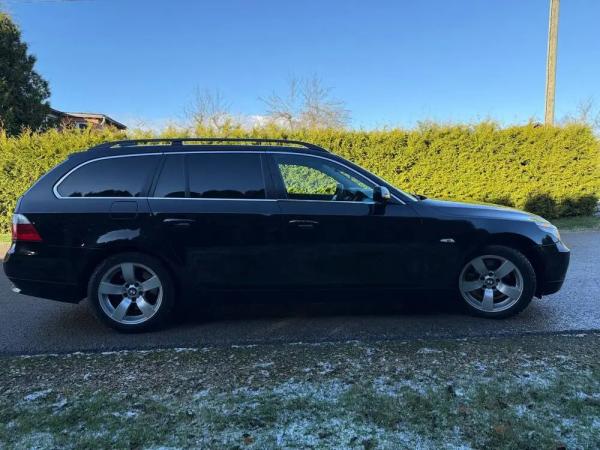 Melns BMW 525 2005 Rīga, ar dzinēja tilpumu 2.50 L un nobraukumu 388 tūkst. km par 2790 €, foto 5 vietnē AUTOMOTO.COM.LV