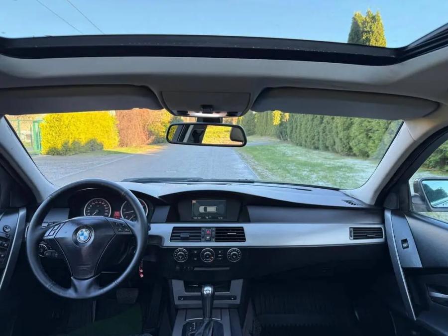 Black BMW 525 2005 in Riga, with an engine capacity of 2.50 L and mileage of 388 thousand km for 2790 €, photo 12 on AUTOMOTO.COM.LV