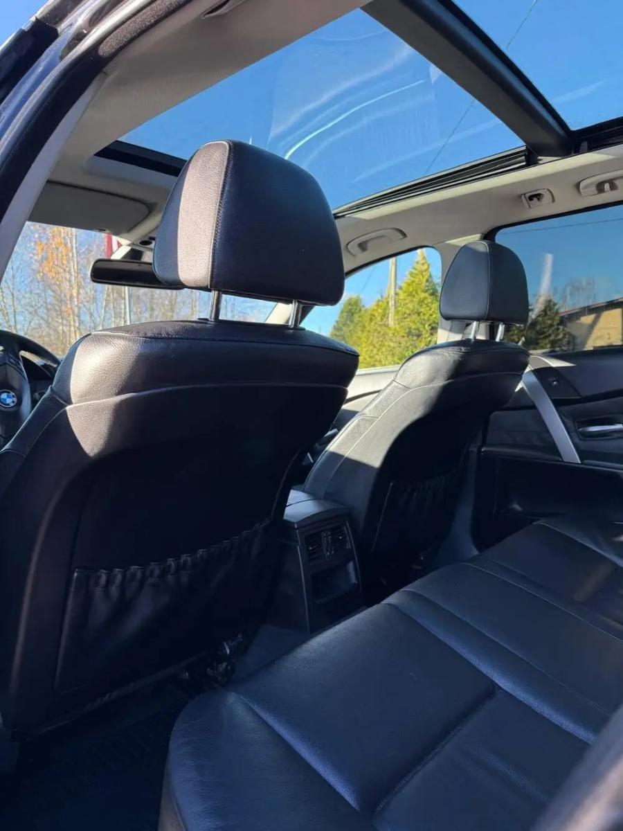 Black BMW 525 2005 in Riga, with an engine capacity of 2.50 L and mileage of 388 thousand km for 2790 €, photo 16 on AUTOMOTO.COM.LV
