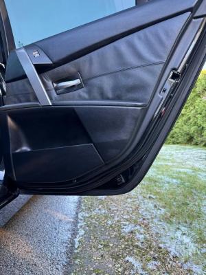 Black BMW 525 2005 in Riga, with an engine capacity of 2.50 L and mileage of 388 thousand km for 2790 €, photo 23 on AUTOMOTO.COM.LV
