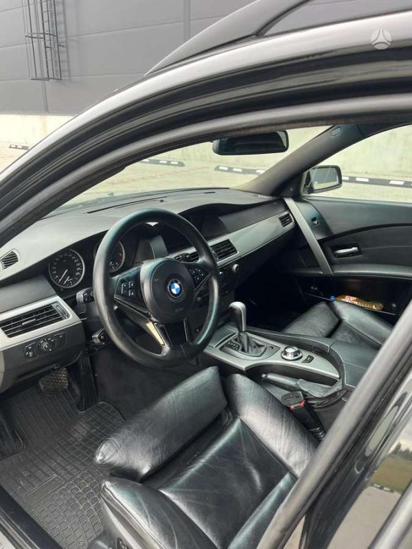 Black BMW 525 2005 in Siauliai, with an engine capacity of 2.50 L and mileage of 458 thousand km for 2500 €, photo 7 on AUTOMOTO.COM.LV