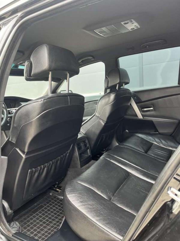 Black BMW 525 2005 in Siauliai, with an engine capacity of 2.50 L and mileage of 458 thousand km for 2500 €, photo 10 on AUTOMOTO.COM.LV