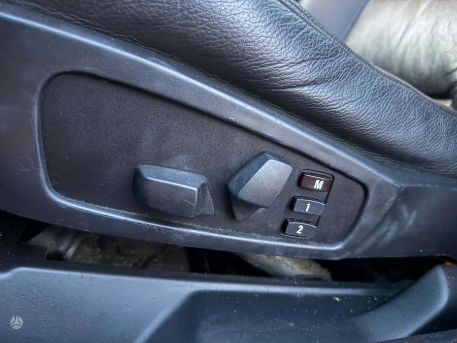 Melns BMW 525 2005 Viļņa, ar dzinēja tilpumu 2.50 L un nobraukumu 432 tūkst. km par 1750 €, foto 10 vietnē AUTOMOTO.COM.LV