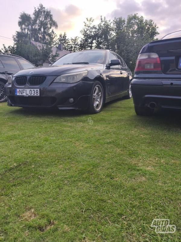 Black BMW 525 2005 in Pakruojis, with an engine capacity of 2.50 L and mileage of 445 thousand km for 1950 €, photo 1 on AUTOMOTO.COM.LV