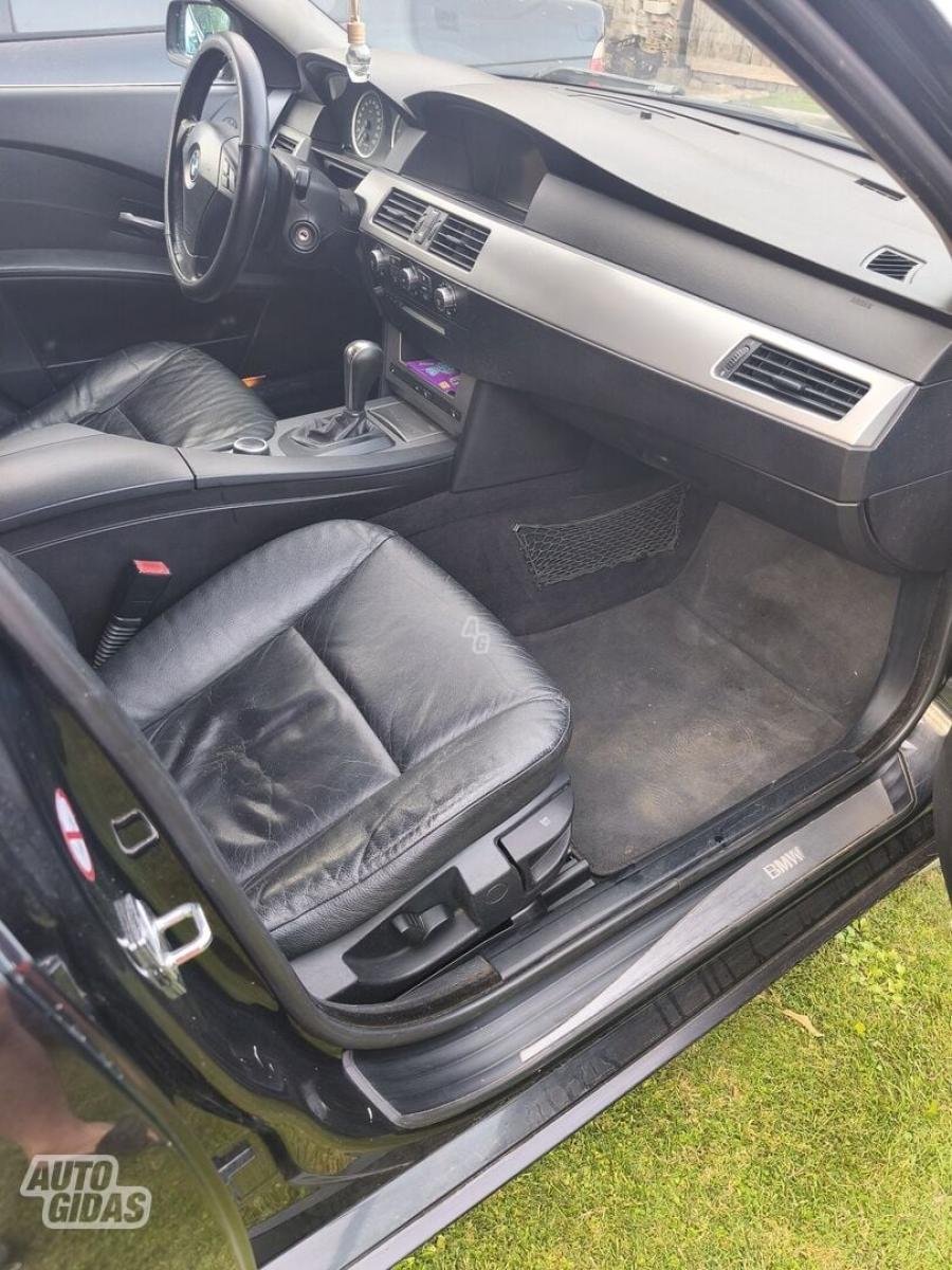 Black BMW 525 2005 in Pakruojis, with an engine capacity of 2.50 L and mileage of 445 thousand km for 1950 €, photo 6 on AUTOMOTO.COM.LV