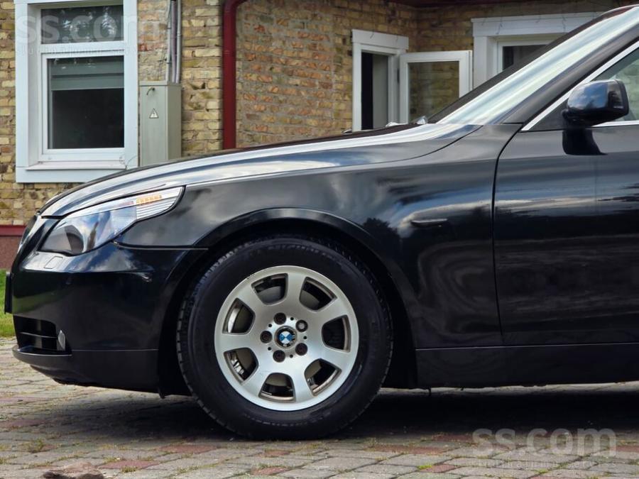 Black BMW 525 2005 in Riga, with an engine capacity of 2.50 L and mileage of 336 thousand km for 2950 €, photo 10 on AUTOMOTO.COM.LV