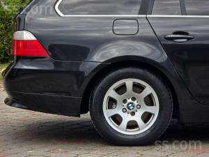 Black BMW 525 2005 in Riga, with an engine capacity of 2.50 L and mileage of 336 thousand km for 2950 €, photo 12 on AUTOMOTO.COM.LV