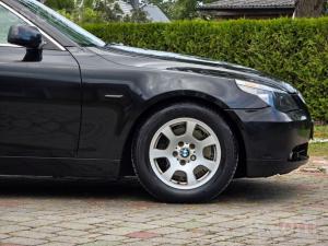 Black BMW 525 2005 in Riga, with an engine capacity of 2.50 L and mileage of 336 thousand km for 2950 €, photo 13 on AUTOMOTO.COM.LV
