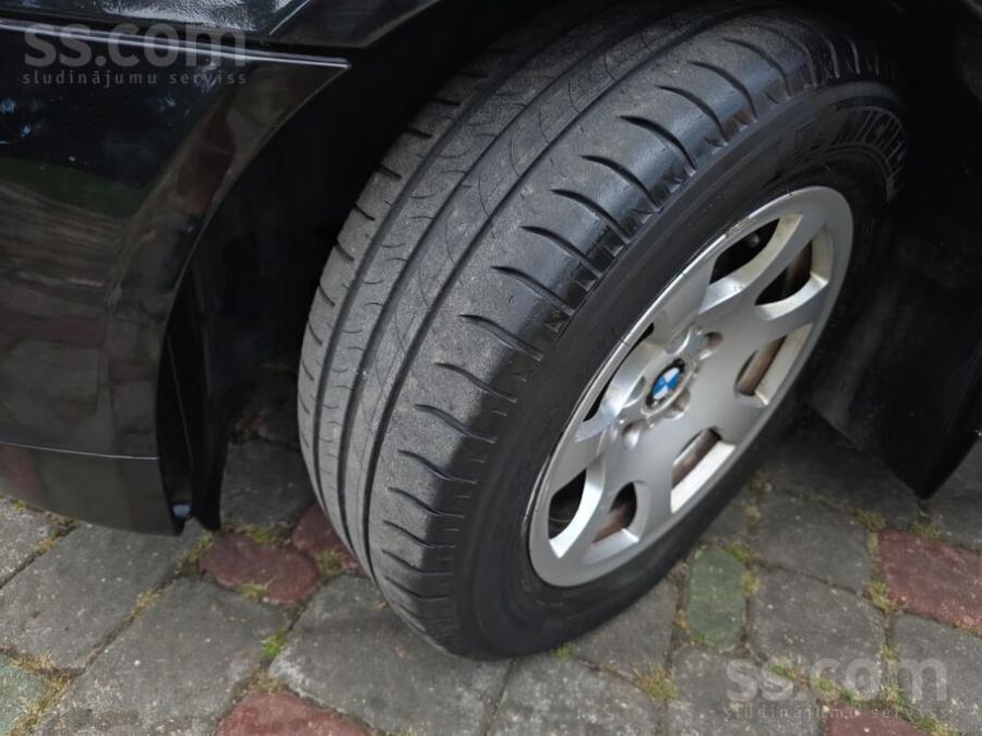 Black BMW 525 2005 in Riga, with an engine capacity of 2.50 L and mileage of 336 thousand km for 2950 €, photo 14 on AUTOMOTO.COM.LV