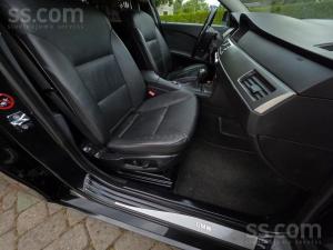 Black BMW 525 2005 in Riga, with an engine capacity of 2.50 L and mileage of 336 thousand km for 2950 €, photo 22 on AUTOMOTO.COM.LV