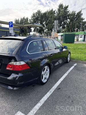 Melns BMW 525 2005 Rīga, ar dzinēja tilpumu 2.50 L un nobraukumu 341 tūkst. km par 3100 €, foto 5 vietnē AUTOMOTO.COM.LV