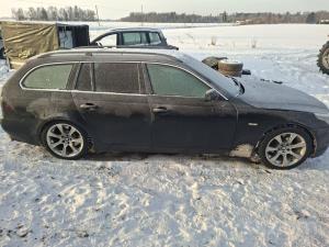 Black BMW 525 2005 in Jelgava, with an engine capacity of 2.50 L and mileage of 331 thousand km for 2100 €, photo 5 on AUTOMOTO.COM.LV