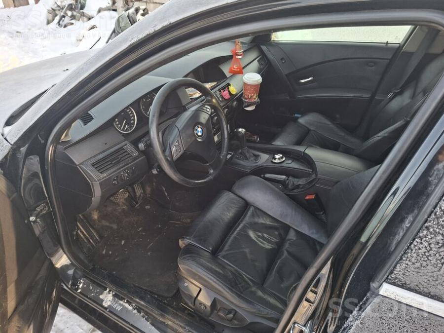 Black BMW 525 2005 in Jelgava, with an engine capacity of 2.50 L and mileage of 331 thousand km for 2100 €, photo 6 on AUTOMOTO.COM.LV