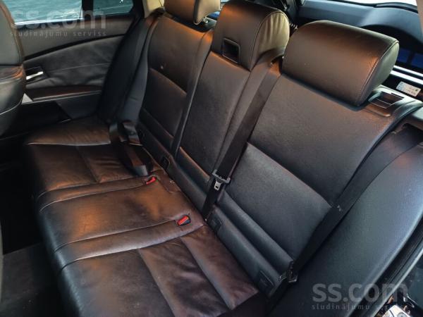 Melns BMW 525 2005 Rīga, ar dzinēja tilpumu 2.50 L un nobraukumu 331 tūkst. km par 2300 €, foto 7 vietnē AUTOMOTO.COM.LV