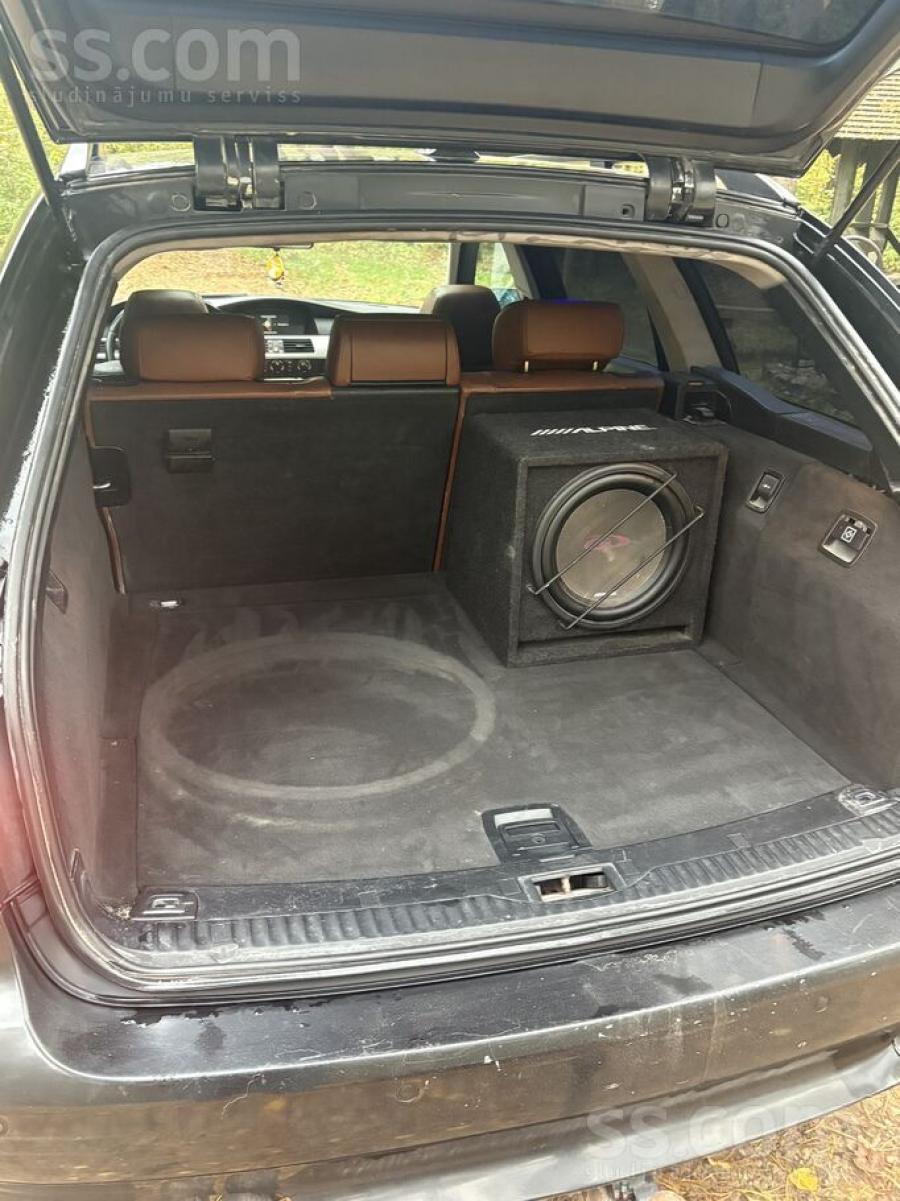 Melns BMW 525 2005 Bauska, ar dzinēja tilpumu 2.50 L un nobraukumu 410 tūkst. km par 3100 €, foto 3 vietnē AUTOMOTO.COM.LV
