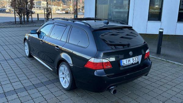 Black BMW 525 2006 in Klaipeda, with an engine capacity of 2.50 L and mileage of 404 thousand km for 3300 €, photo 3 on AUTOMOTO.COM.LV
