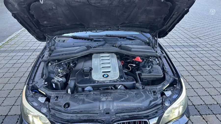 Melns BMW 525 2006 Klaipėda, ar dzinēja tilpumu 2.50 L un nobraukumu 404 tūkst. km par 3300 €, foto 22 vietnē AUTOMOTO.COM.LV
