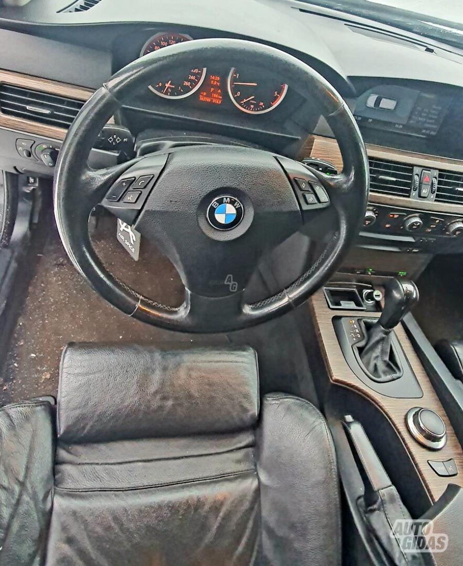 Melns BMW 525 2006 Viļņa, ar dzinēja tilpumu 2.50 L un nobraukumu 300 tūkst. km par 2650 €, foto 14 vietnē AUTOMOTO.COM.LV