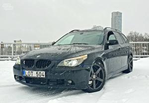 Melns BMW 525 2006 Viļņa, ar dzinēja tilpumu 2.50 L un nobraukumu 300 tūkst. km par 2599 €, foto  vietnē AUTOMOTO.COM.LV