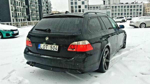 Black BMW 525 2006 in Vilnius, with an engine capacity of 2.50 L and mileage of 300 thousand km for 2599 €, photo 2 on AUTOMOTO.COM.LV