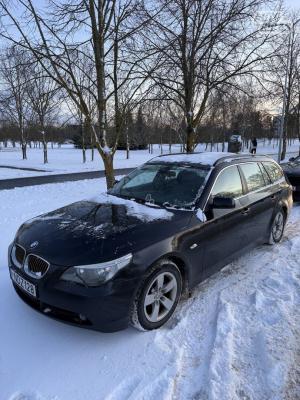 Melns BMW 525 2006 Kupiškis, ar dzinēja tilpumu 2.50 L un nobraukumu 300 tūkst. km par 1900 €, foto  vietnē AUTOMOTO.COM.LV