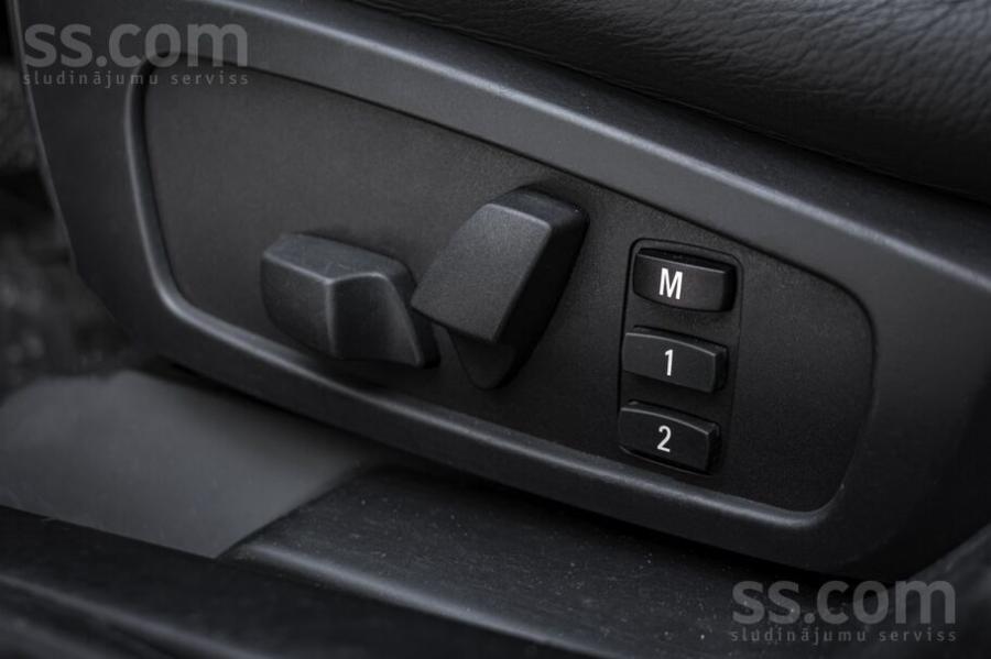 Black BMW 525 2006 in Riga, with an engine capacity of 2.50 L and mileage of 0 thousand km for 3552 €, photo 9 on AUTOMOTO.COM.LV