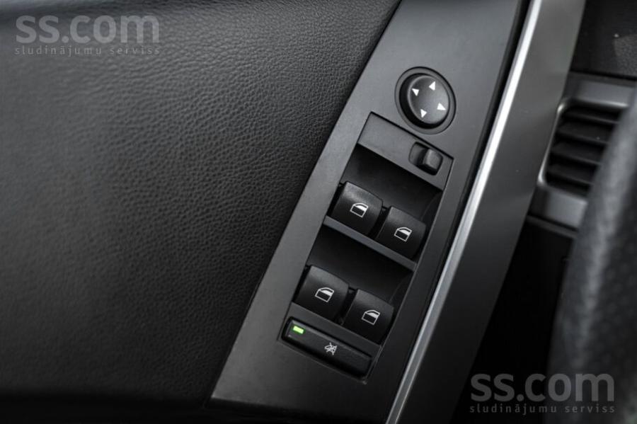 Black BMW 525 2006 in Riga, with an engine capacity of 2.50 L and mileage of 0 thousand km for 3552 €, photo 14 on AUTOMOTO.COM.LV