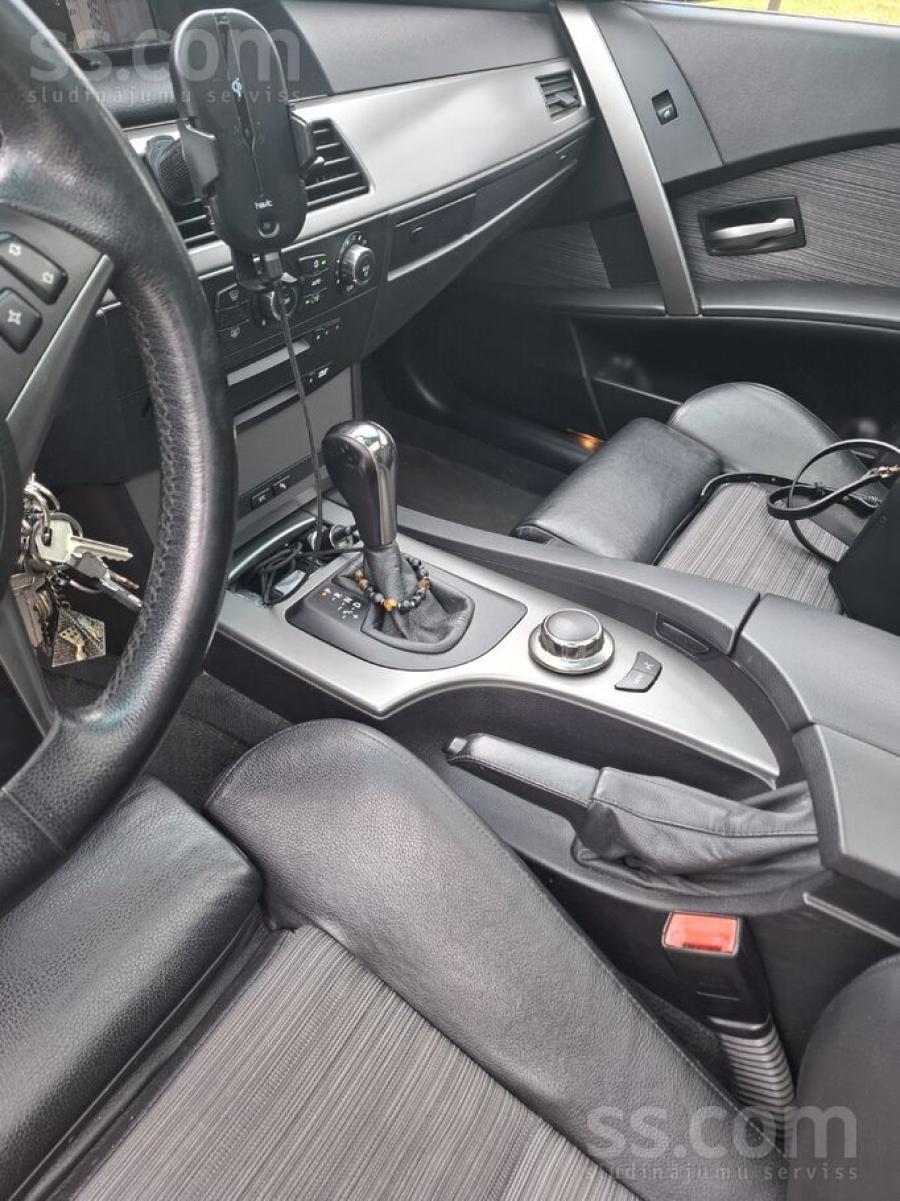 Melns BMW 525 2006 Rīga, ar dzinēja tilpumu 2.50 L un nobraukumu 392 tūkst. km par 3000 €, foto 3 vietnē AUTOMOTO.COM.LV