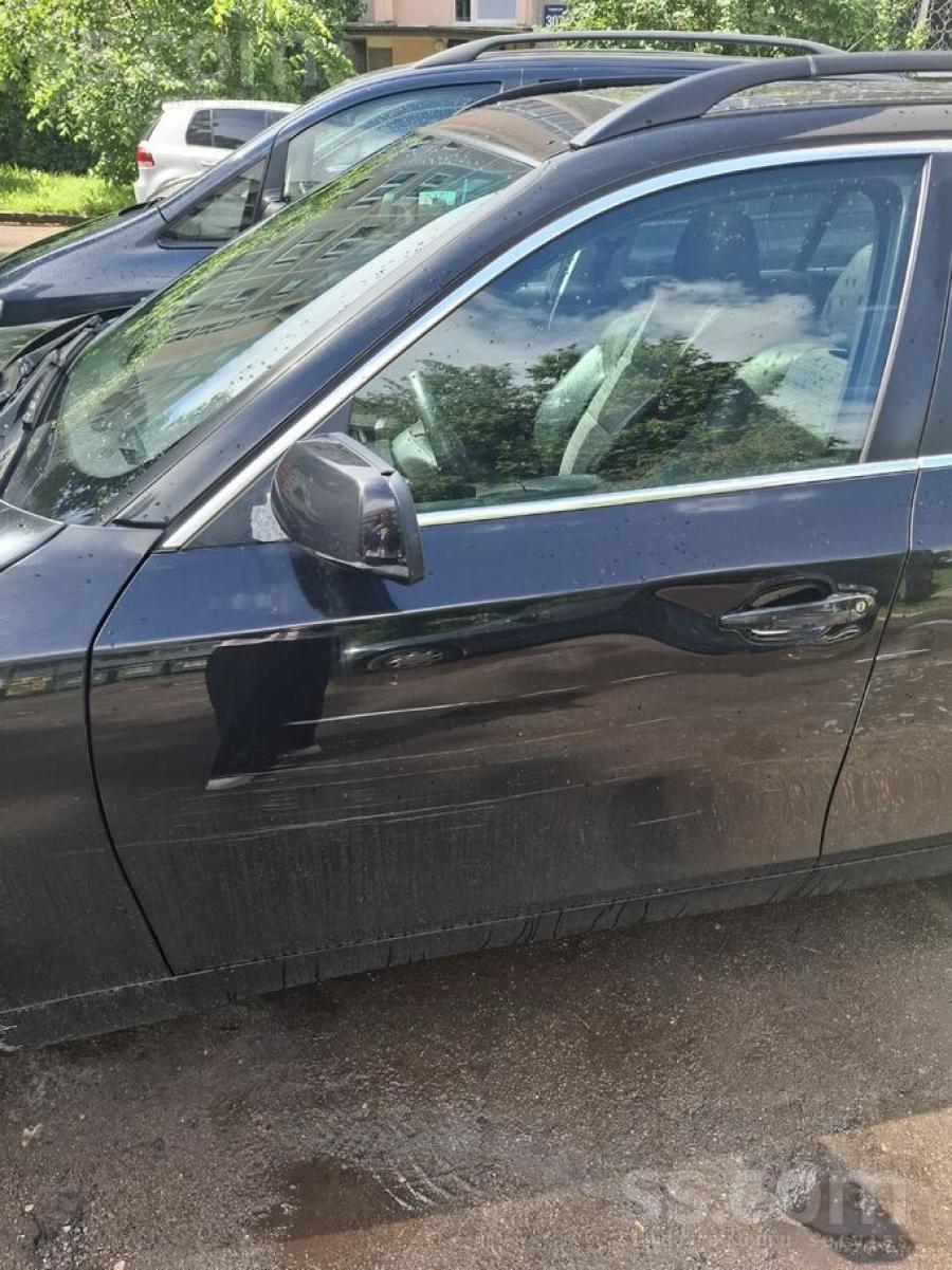 Black BMW 525 2006 in Riga, with an engine capacity of 2.50 L and mileage of 392 thousand km for 2000 €, photo 3 on AUTOMOTO.COM.LV