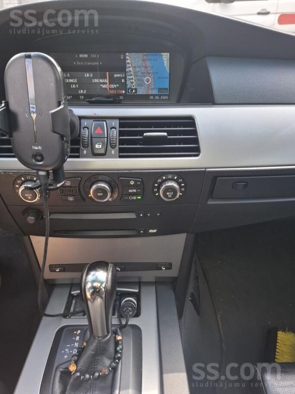 Black BMW 525 2006 in Riga, with an engine capacity of 2.50 L and mileage of 392 thousand km for 2000 €, photo 6 on AUTOMOTO.COM.LV